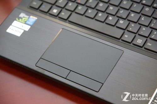神舟(神舟)战神Z8-SP7S2笔记本电脑触控及腕托评测-ZOL中关村在线